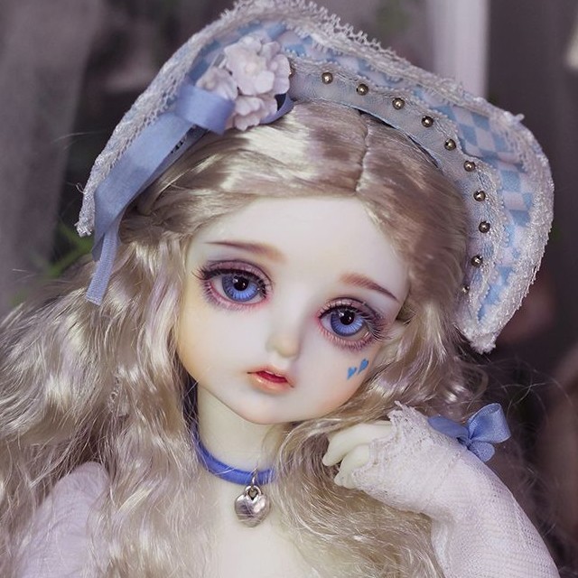 Emily｜DOLK（ドルク）